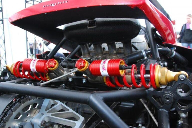 Formule FSAE Formula Student - Protlum Suspensions